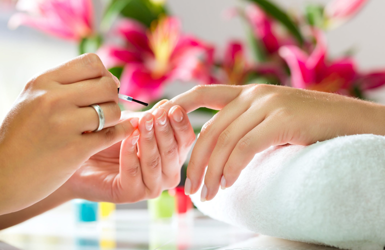 How to make your manicure last longer | Reader's Digest Asia
