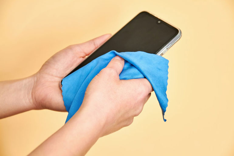 How to clean your phone – and how often you should | Reader's Digest Asia