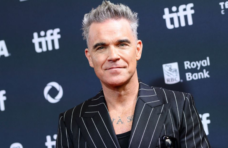 Robbie Williams reveals mother's devastating diagnosis | Reader's ...